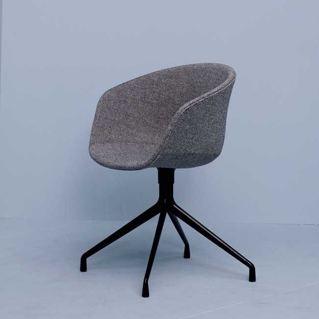 NT - AAC 21 about a chair | HAY